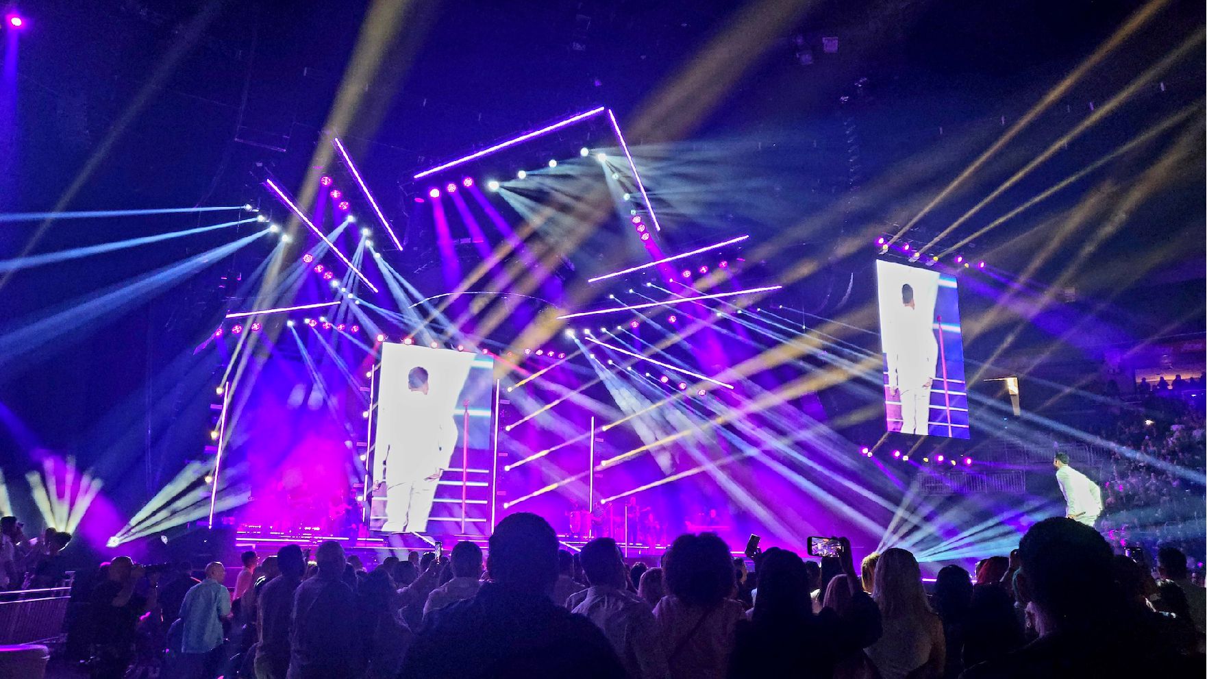 Lighting System Puerto Rico - Music Express Network